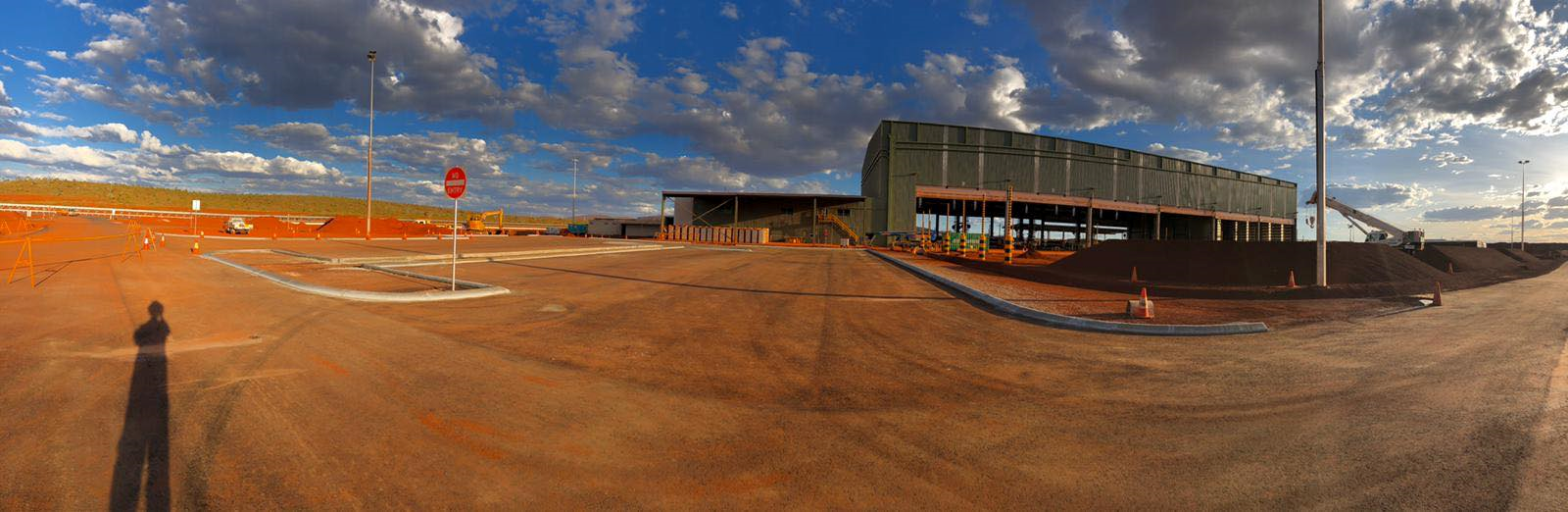 South Flank Mine, Newman - Roads 2000